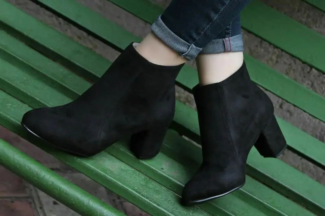 kafsh_online20@instagram on Pinno: ارسال رایگان 🎁😍🤌🏻 نیم بوت پاشنه‌دار ...