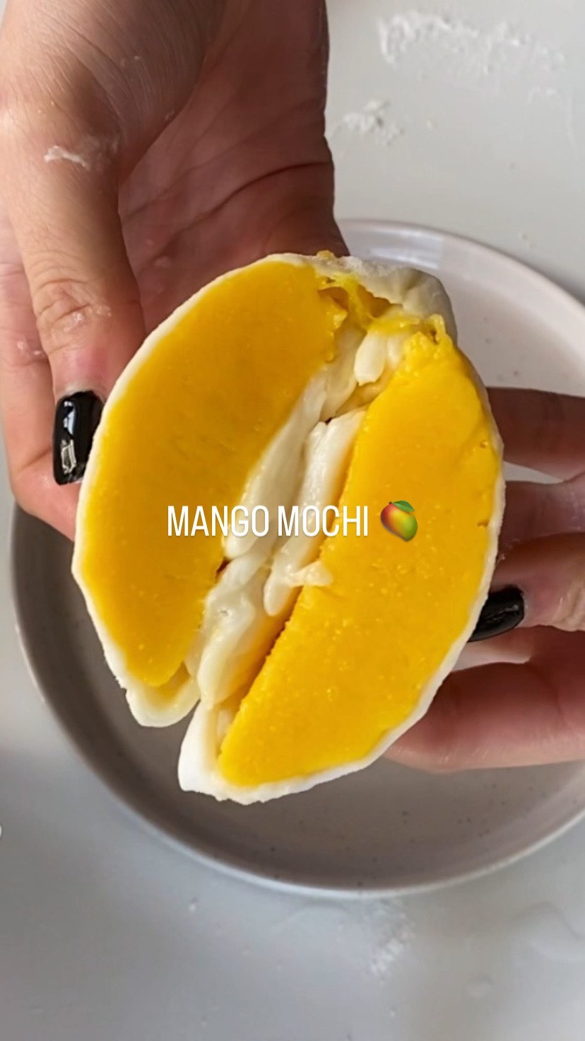 minimin.eats@instagram on Pinno: MANGO MOCHI 🥭 It was fun to eat but no...