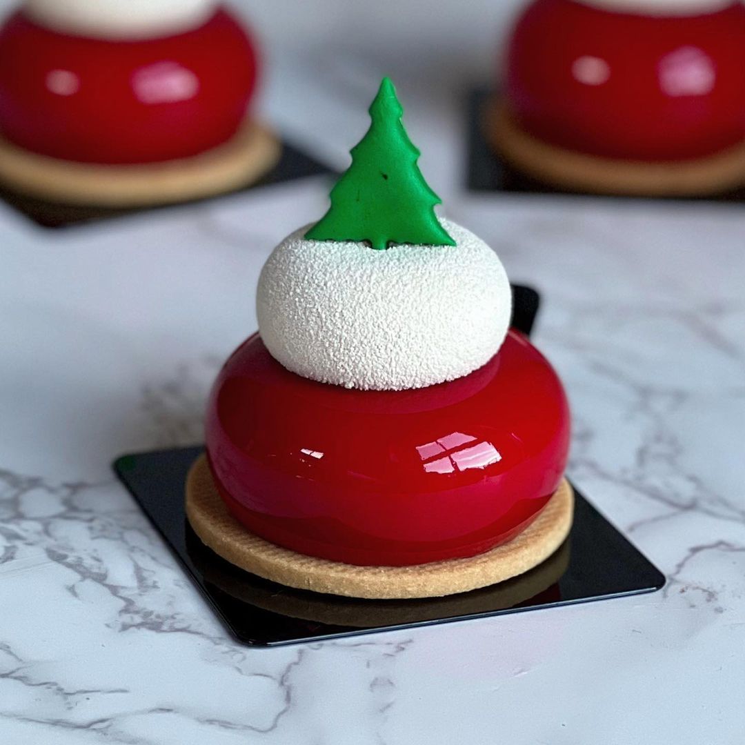 doc_macaron@instagram on Pinno: Holiday Inspired Pécan Entremet - Swipe ...
