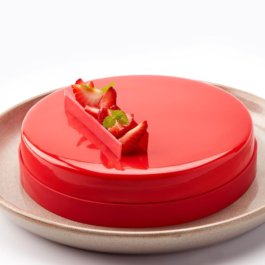 antonio.bachour@instagram on Pinno: Strawberry 🍓 Entremet recipe. In my ...