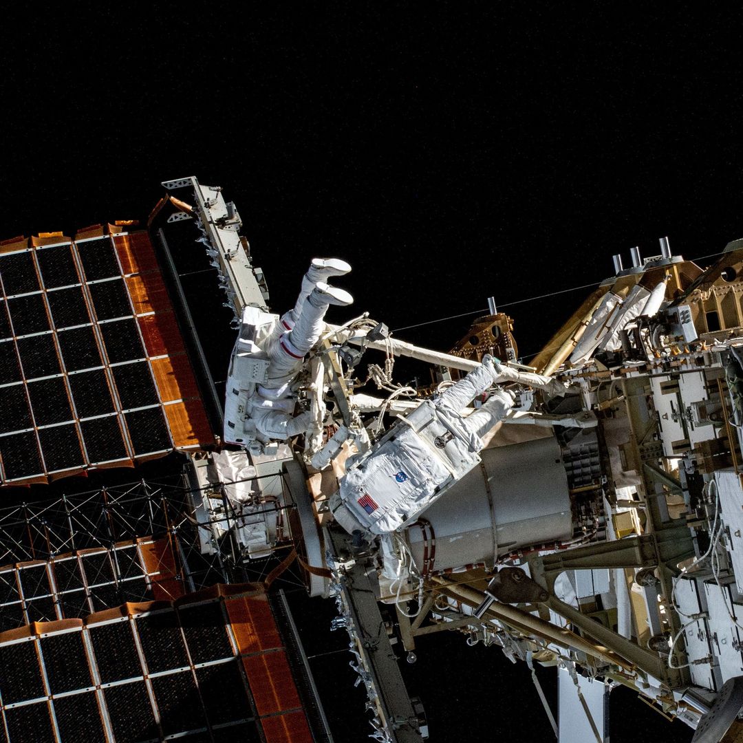 iss@instagram on Pinno: NASA astronaut Stephen Bowen and UAE (Un...