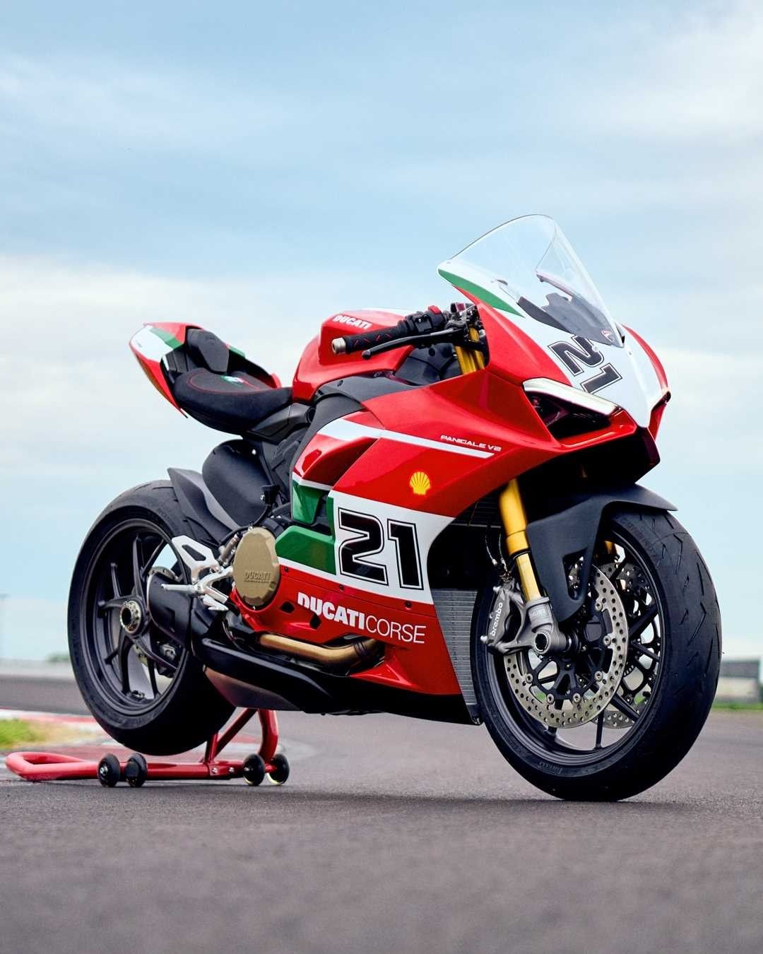 ducati@instagram on Pinno: The color red. The number 21. Two cylind...